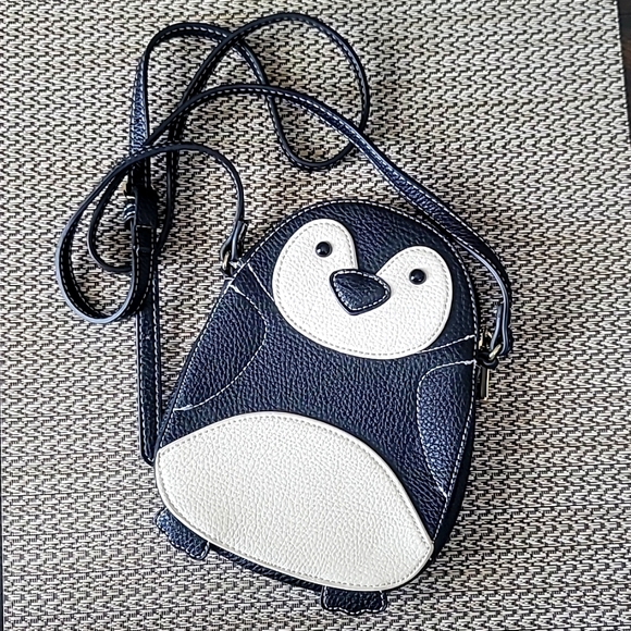 Charming Charlie | Bags | Charming Charlie Crossbody Penguin Purse ...